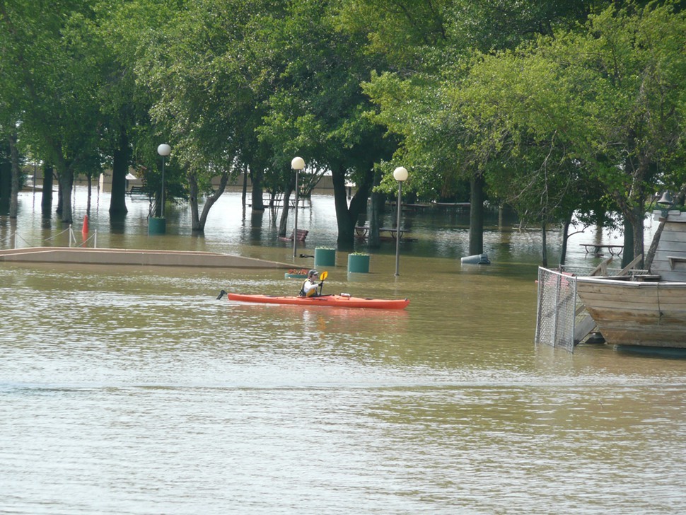 Memphis Flyer | River Approaches 48-foot Stage