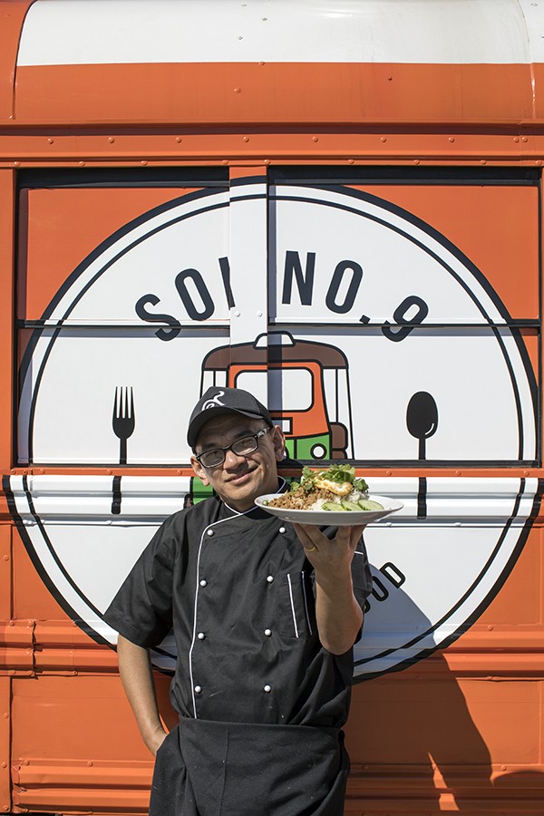 Memphis Flyer | Eating at Soi No. 9, anticipating New Wing Order